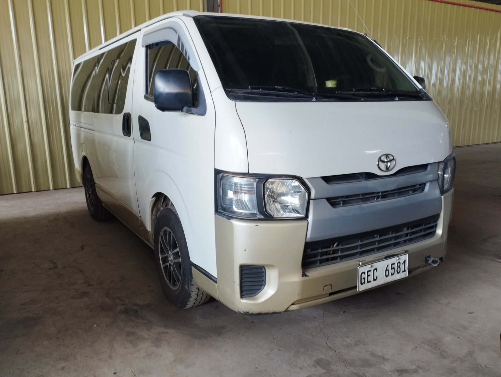 2016 Toyota Hiace Commuter Second Hand Car | gec6581 | ₱756,000 ...